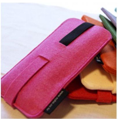 MochiThings: Felt Cellphone Case