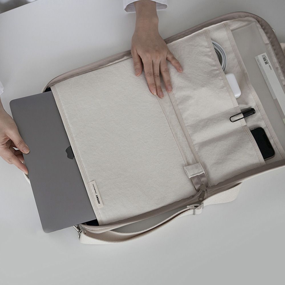 MochiThings: Simple Canvas Laptop Bag