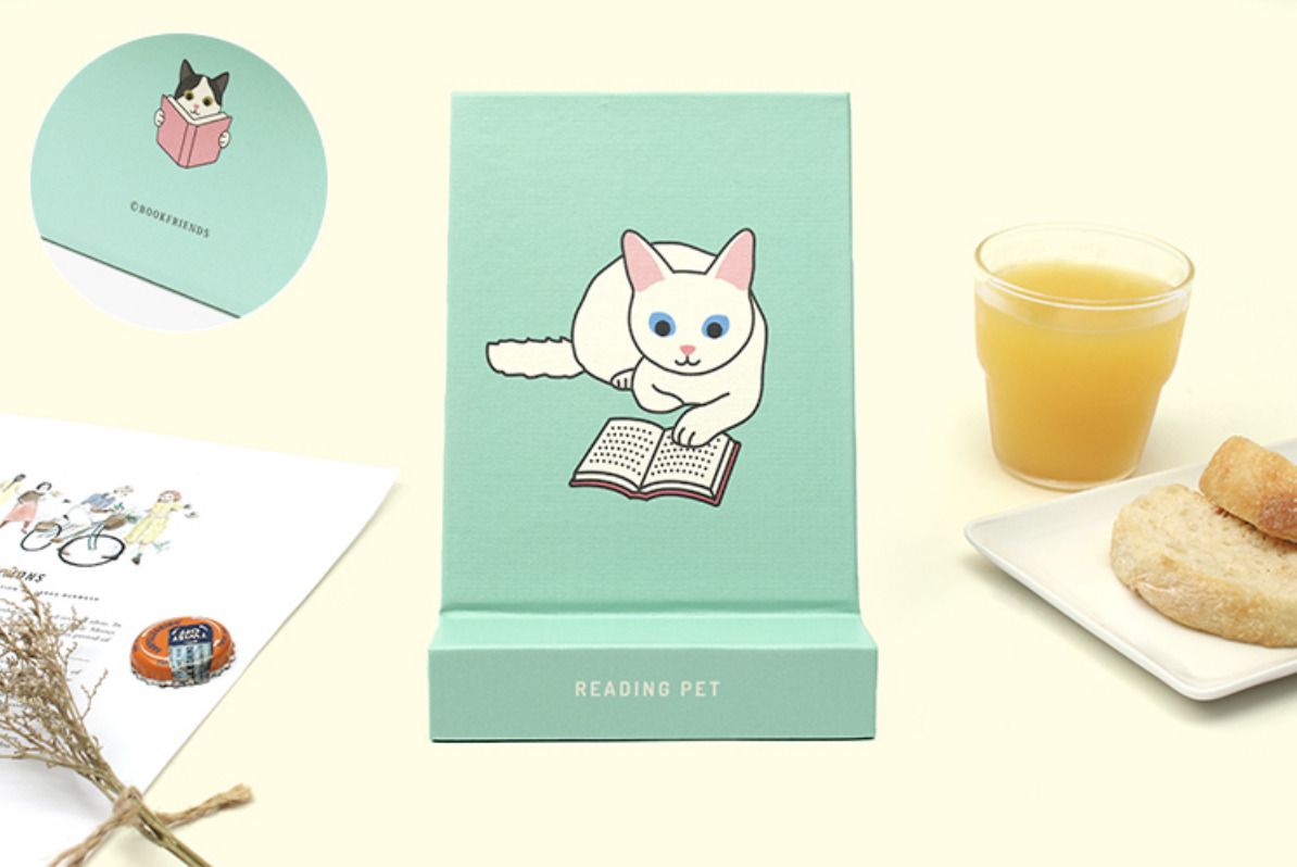 MochiThings: Mini Reading Pet Foldable Stand