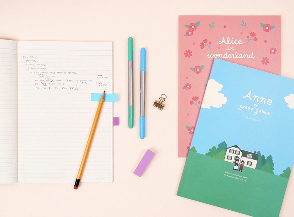 MochiThings: Large World Literature Lined Notebook