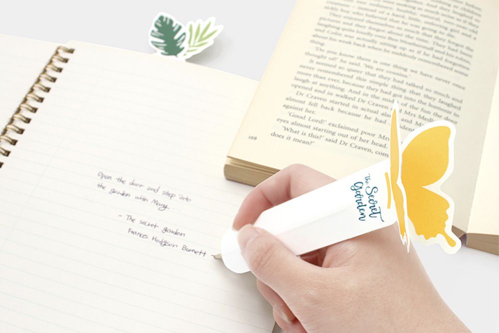 MochiThings: World Literature Bookmark Pen